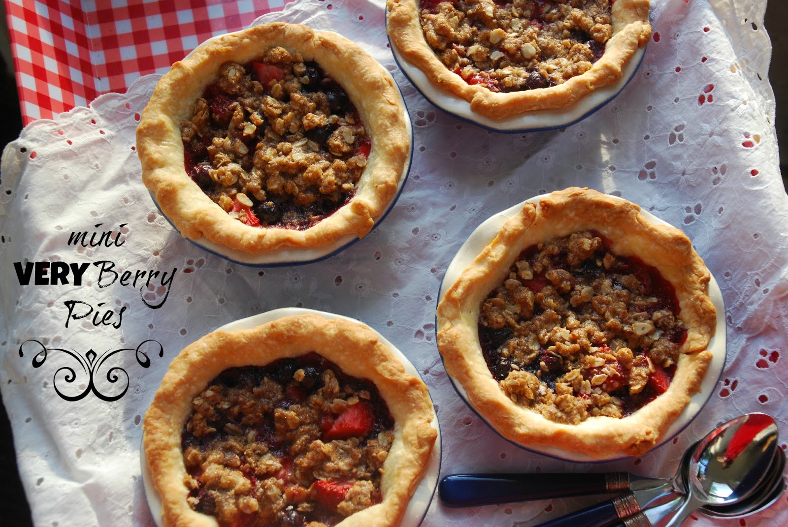 Baking and Creating with Avril: Mini VERY Berry Pies