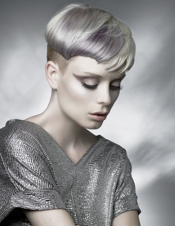 La moda en tu cabello: Flequillo asimétrico Cortes Pixie - Invierno 2021