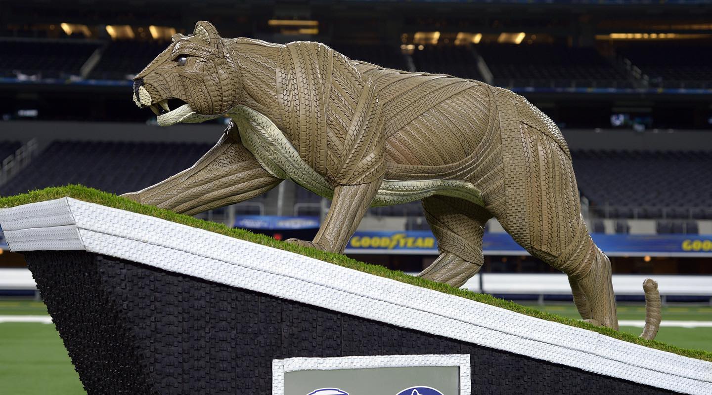 These life-like wildlife sculptures are actually made with tire treads