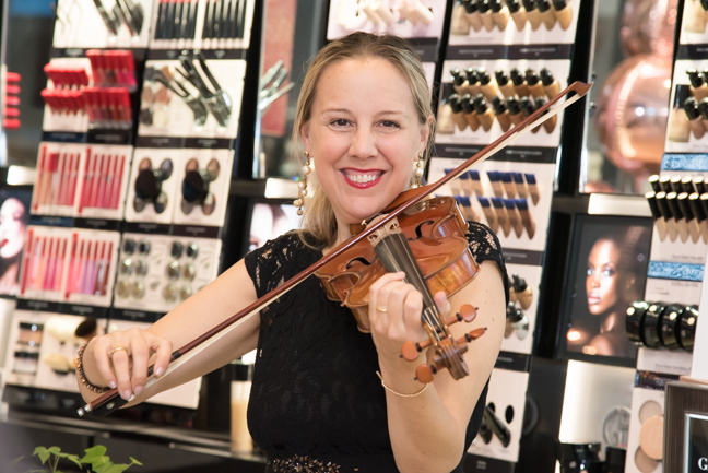FAMED VIOLINIST VICTORIA PATTERSON @ THE VIENNESE OPERA BALL