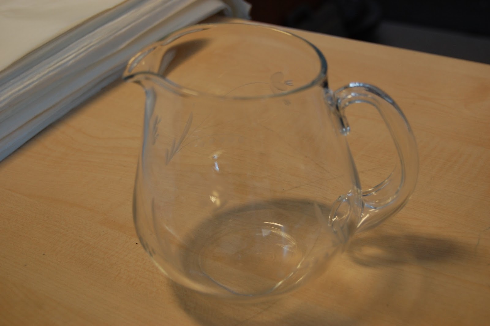 Bruktikken på havna.: FIGGJO. GUL GRETE. NYTT I GLASS, OG EI GLAD KU:-)