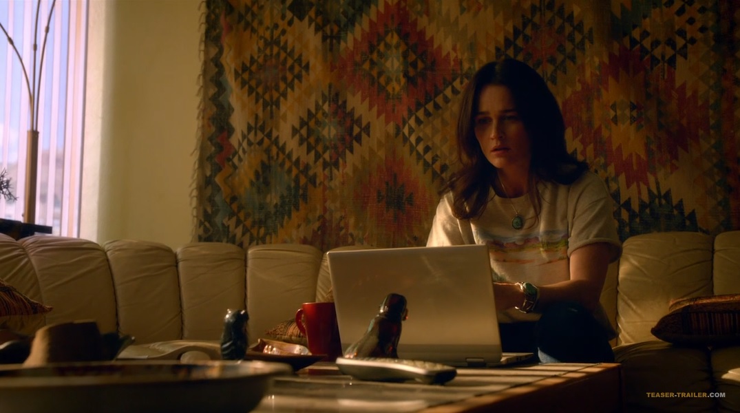 New Clip of Looking Glass with Robin Tunney - Robin's Green Shades