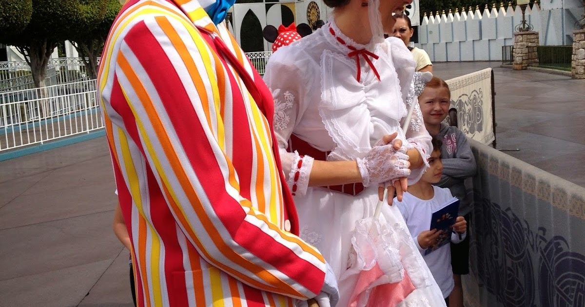 Hugs for Hailey: Day 2 at Disneyland 2014 - Autographs Galore!!