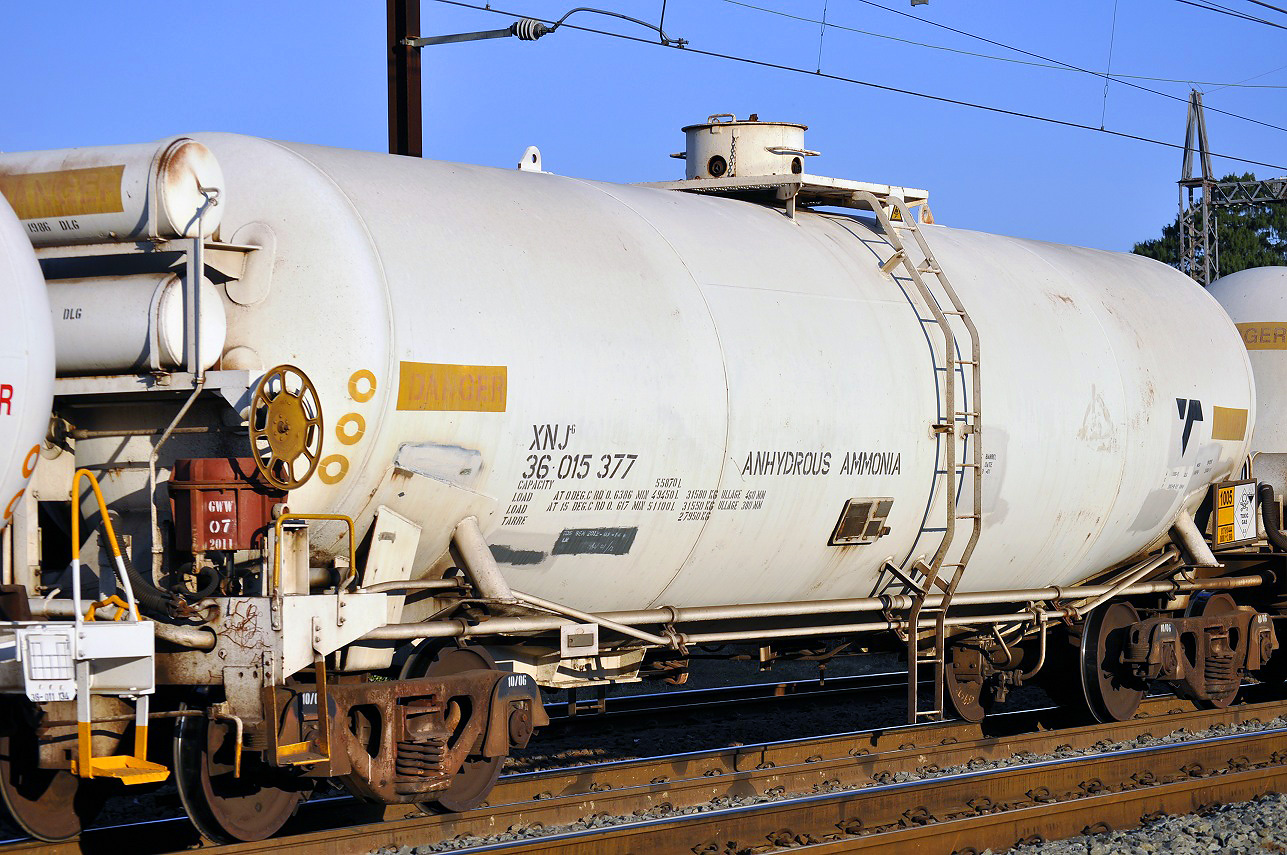 SAR CONNECTA: XNJ (2/6) Anhydrous Amonia Tanker Wagons - Boughton (29th ...