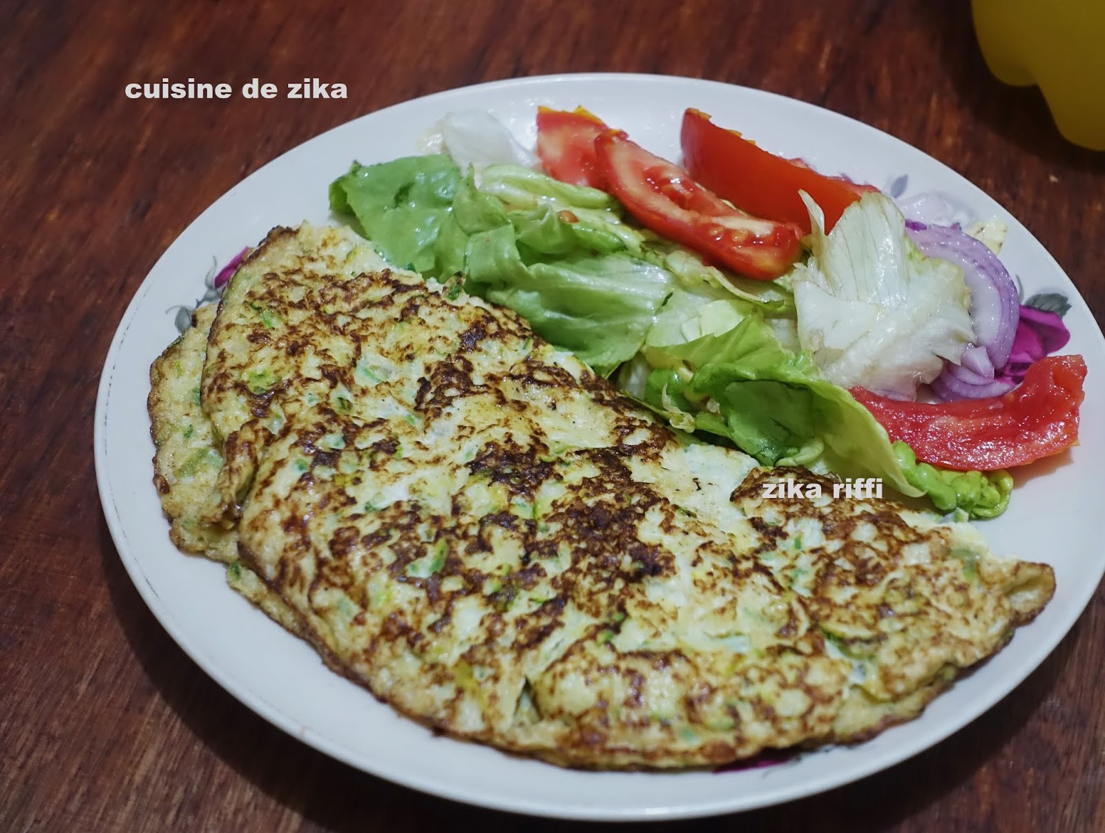 OMELETTE AUX COURGETTES RÂPÉES