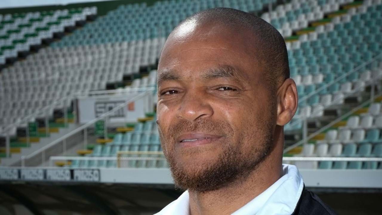 COMÉRCIO E INDÚSTRIA»» Meyong é reforço de peso na equipa sadina ...