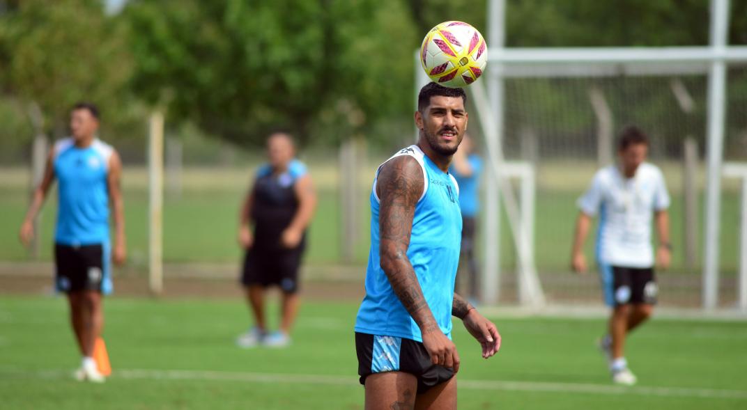 Es uno de esos fichajes random destinados a salir mal el 99,9%de las ...