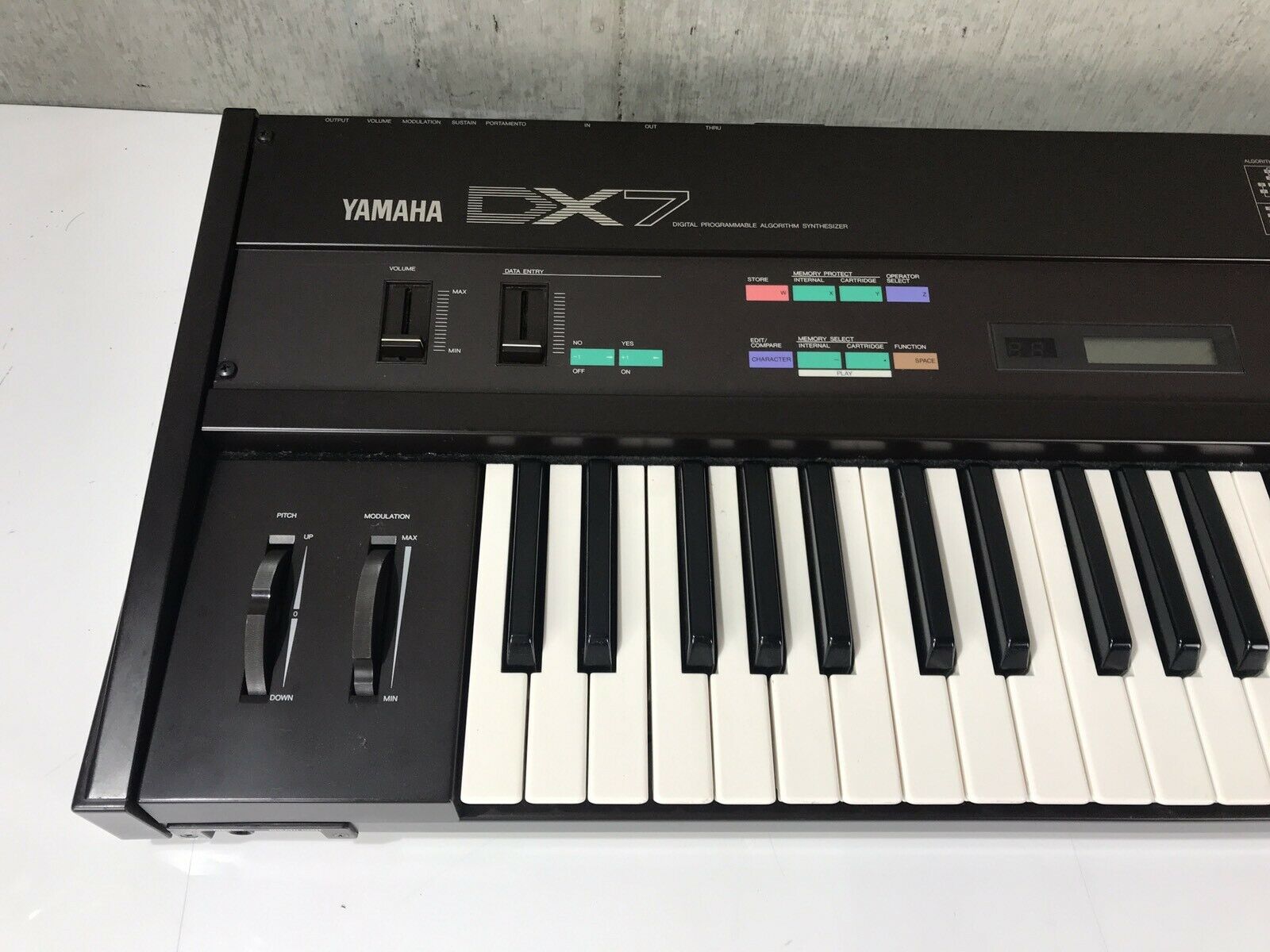 MATRIXSYNTH: Yamaha DX7 Digital Synthesizer w/ Vinyl Flight Case SN 70729
