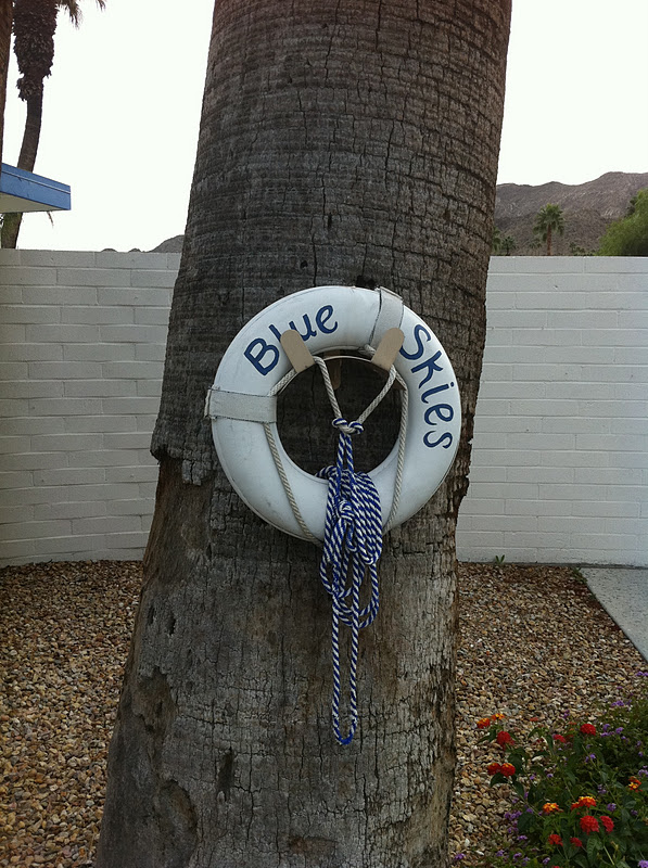 wacky tacky: Blue Skies Smiling at Me!