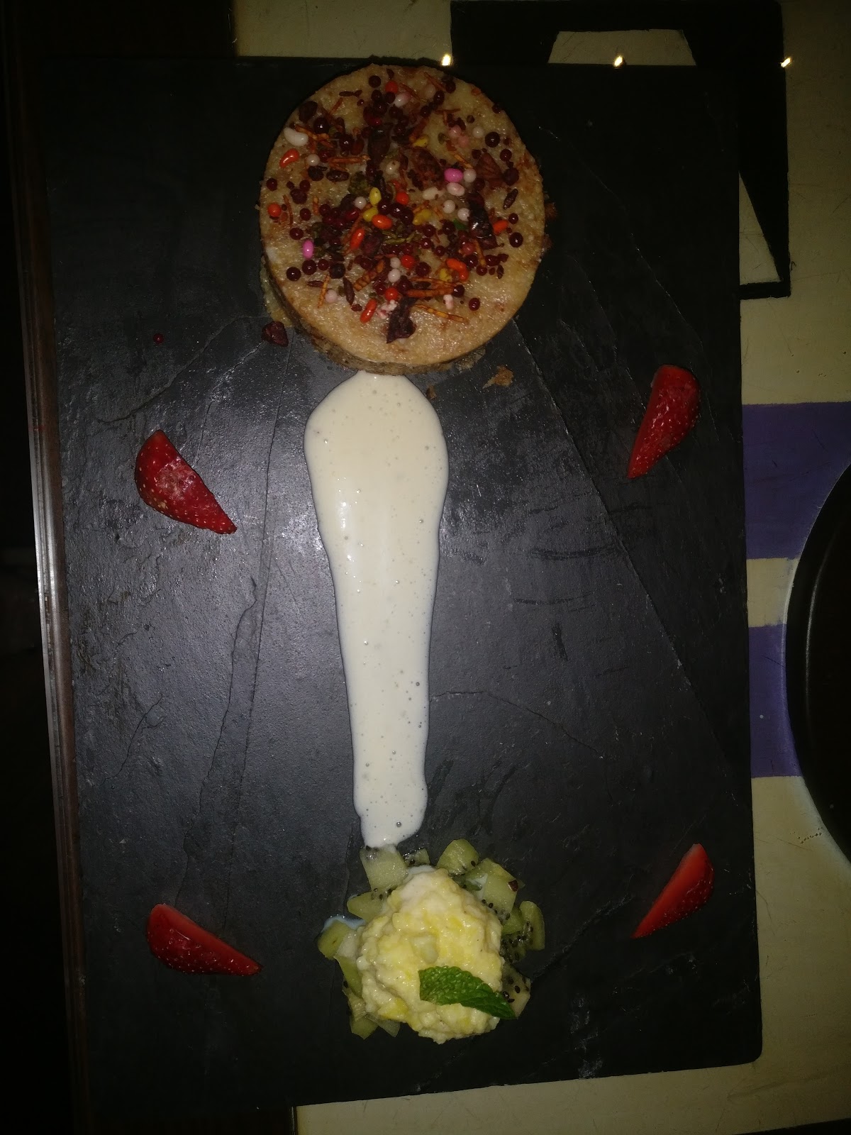 FOOD &TRAVEL RAZZMATAZZ: DARZI KITCHEN & BAR in CP is a multi cusine ...