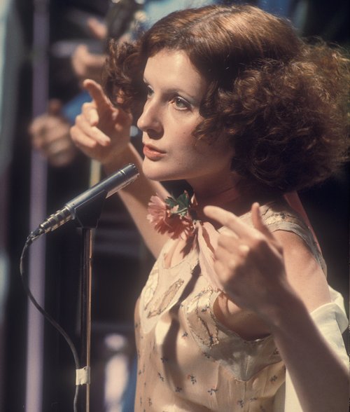 This Way Up: Fantastic Noosha Fox