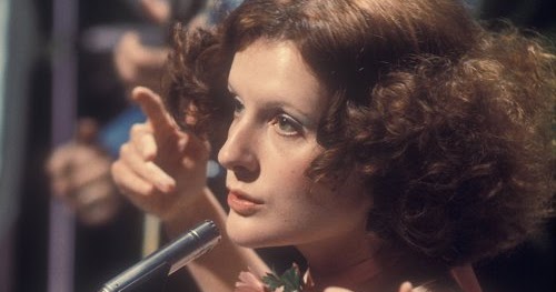 This Way Up: Fantastic Noosha Fox