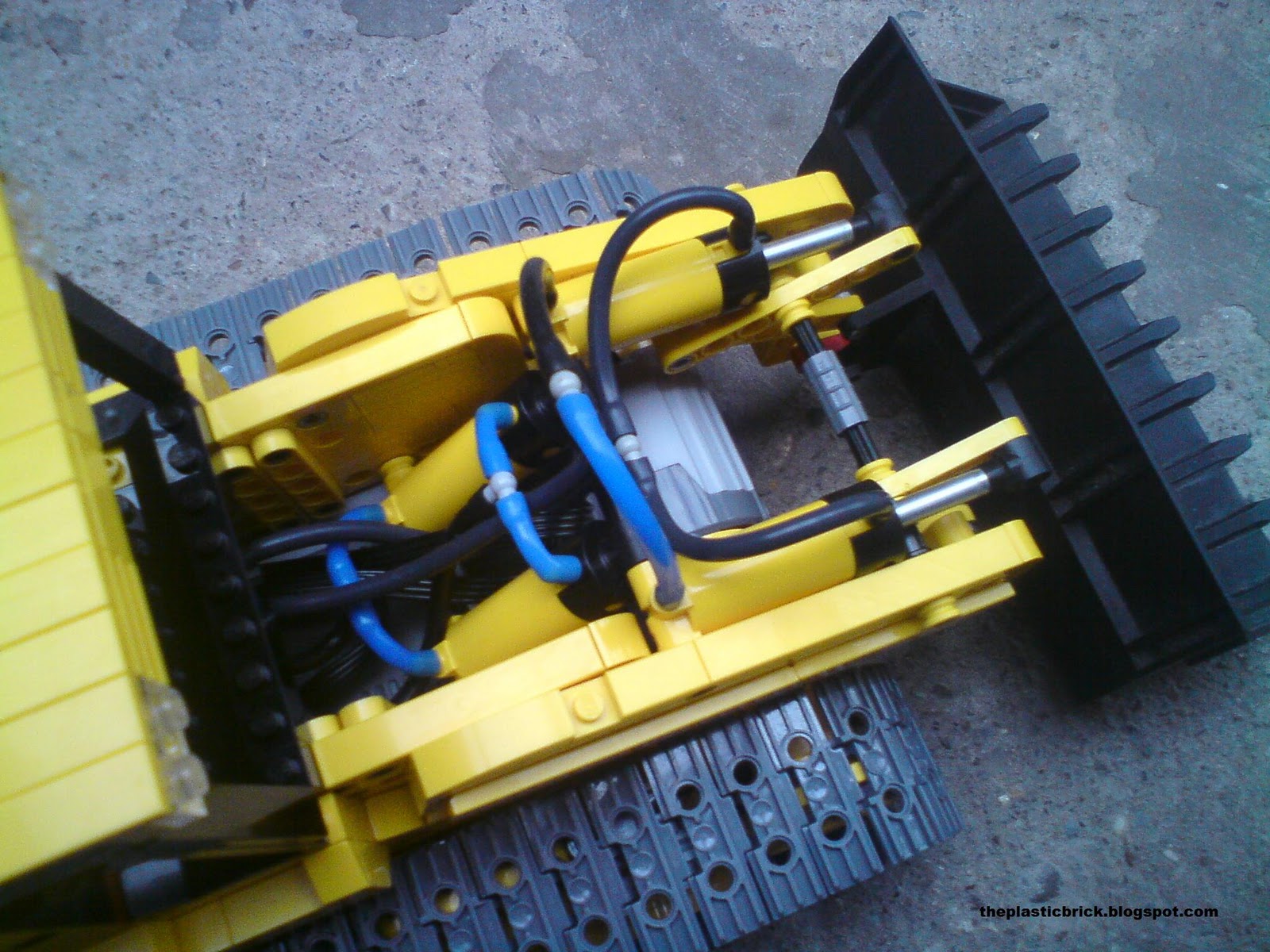 Crawler Front Loader | The Plastic Brick Blog