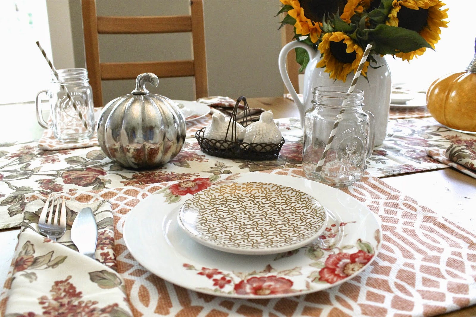 Autumn-Inspired Tablescape - The Unique Nest