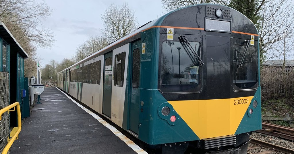 British Diesels and Electrics: Class 230 D-Train
