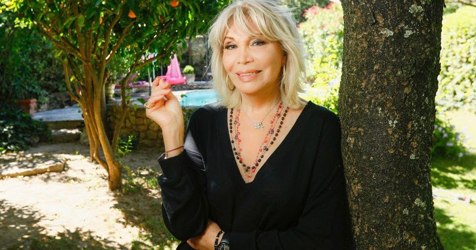 Amanda Lear Forever Amanda Lear: Chez Amanda Lear à Saint-Rémy-de-Provence