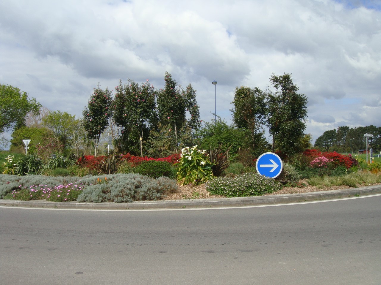 Le blog de Parcs et Jardins de L'Oise: Rond-points fleuris