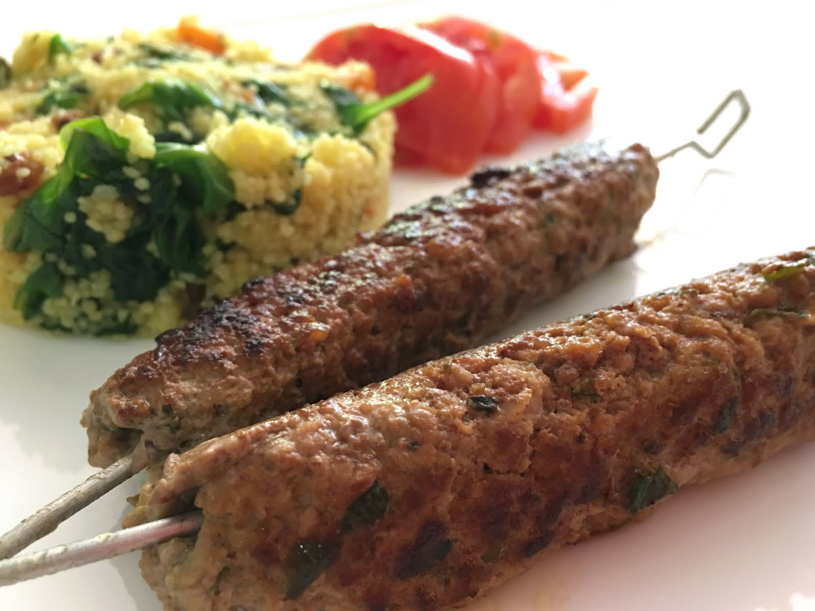 PINCHOS TURCOS DE CORDERO / CUCHARA, CUCHILLO, TENEDOR