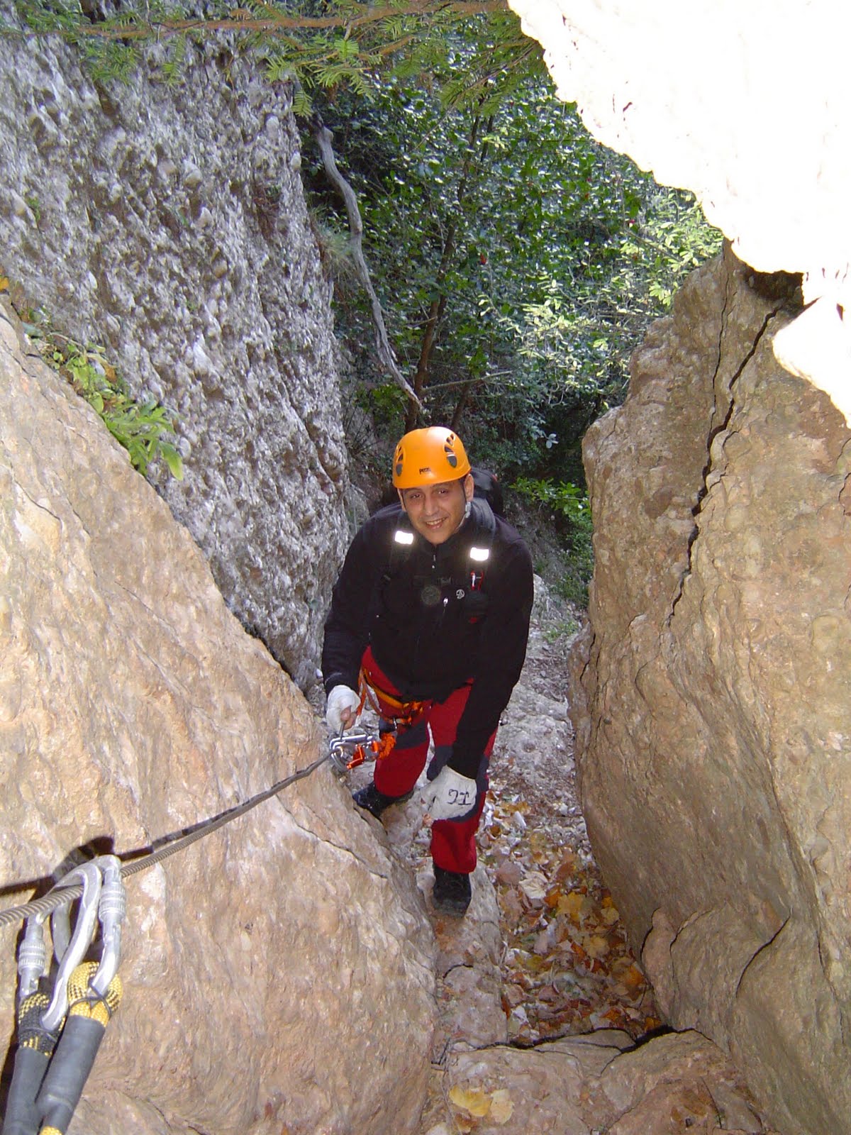 JORDI AVENTURAS: Técnicas de descenso en rapel