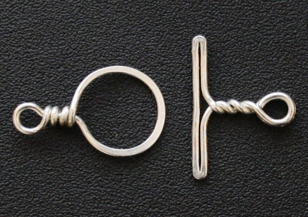 Easy Twisted Wire Toggle Clasp Tutorial / The Beading Gem