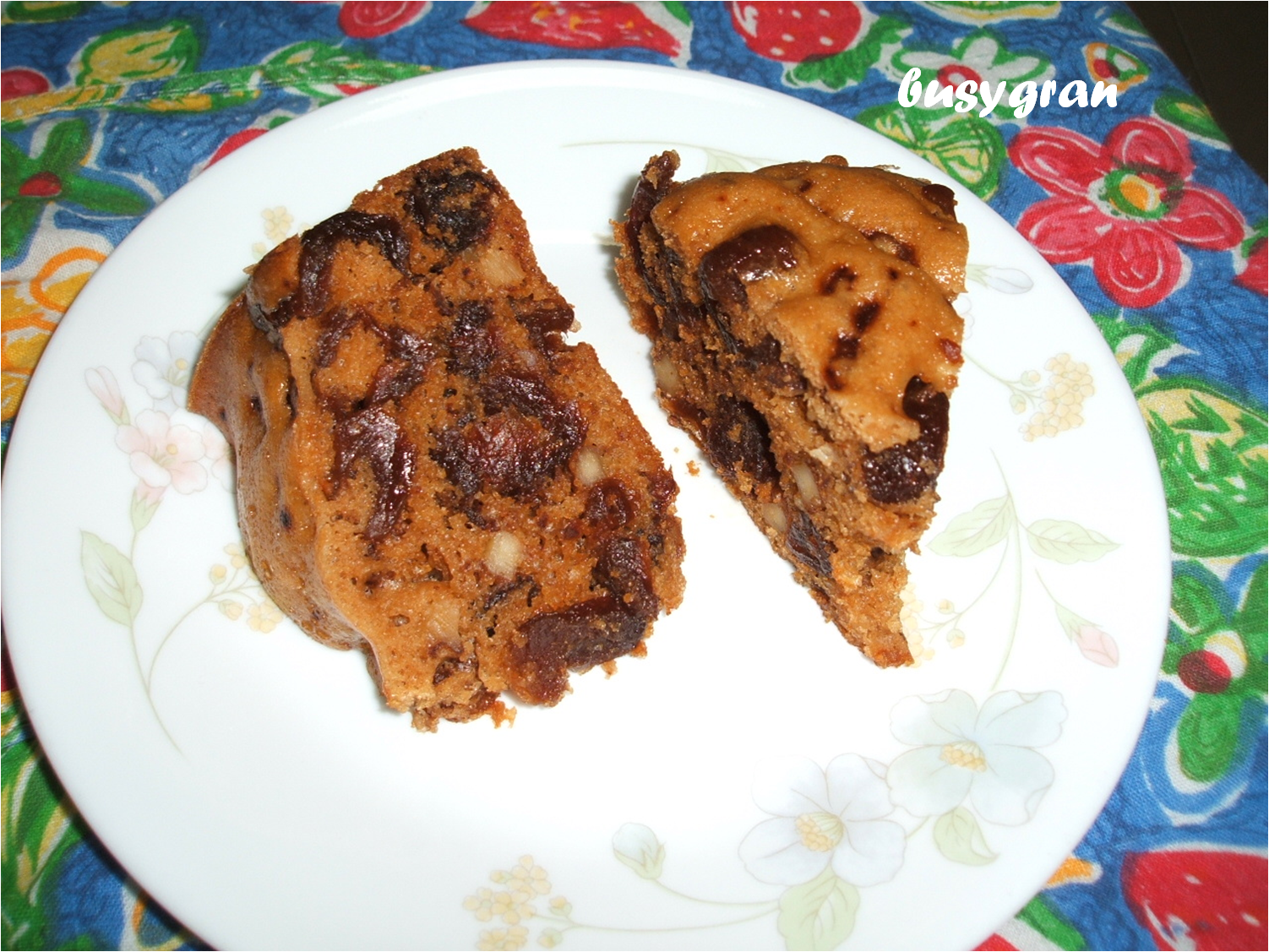 A Busy Gran's Kitchen: Steamed Dried Longan Cake