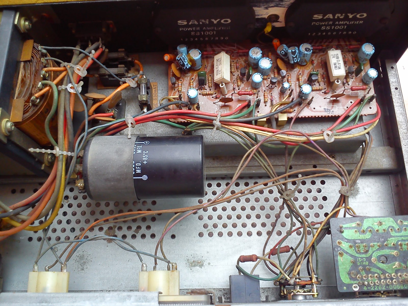 FIGOAUDIO GALERI AUDIO VIDEO: Preamp Power Fisher CC 7000 dan CP 7000