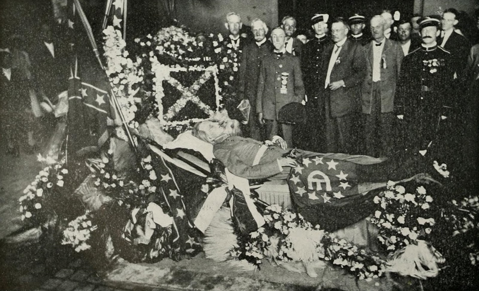 The Chubachus Library of Photographic History: The Body of Confederate ...