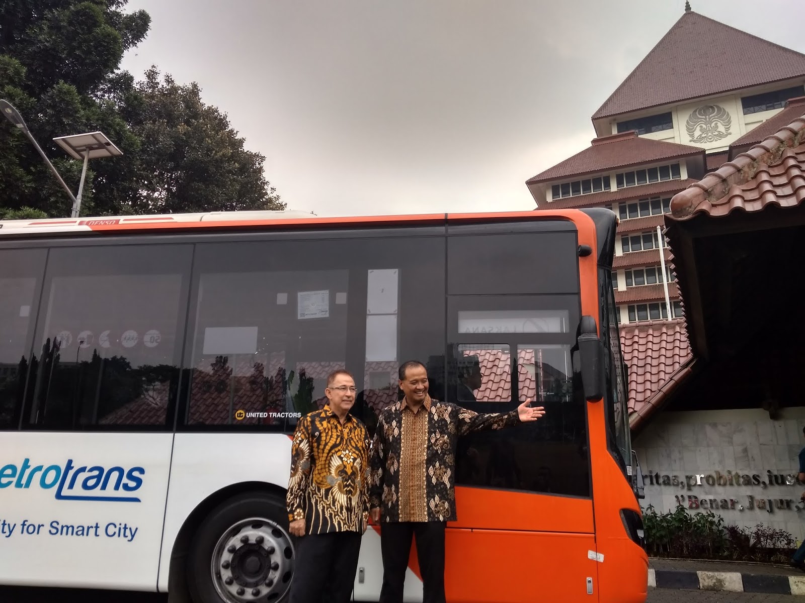 Mulai 1 Agustus 2019, Bus Transjakarta Masuk Keliling Kampus UI - OG ...