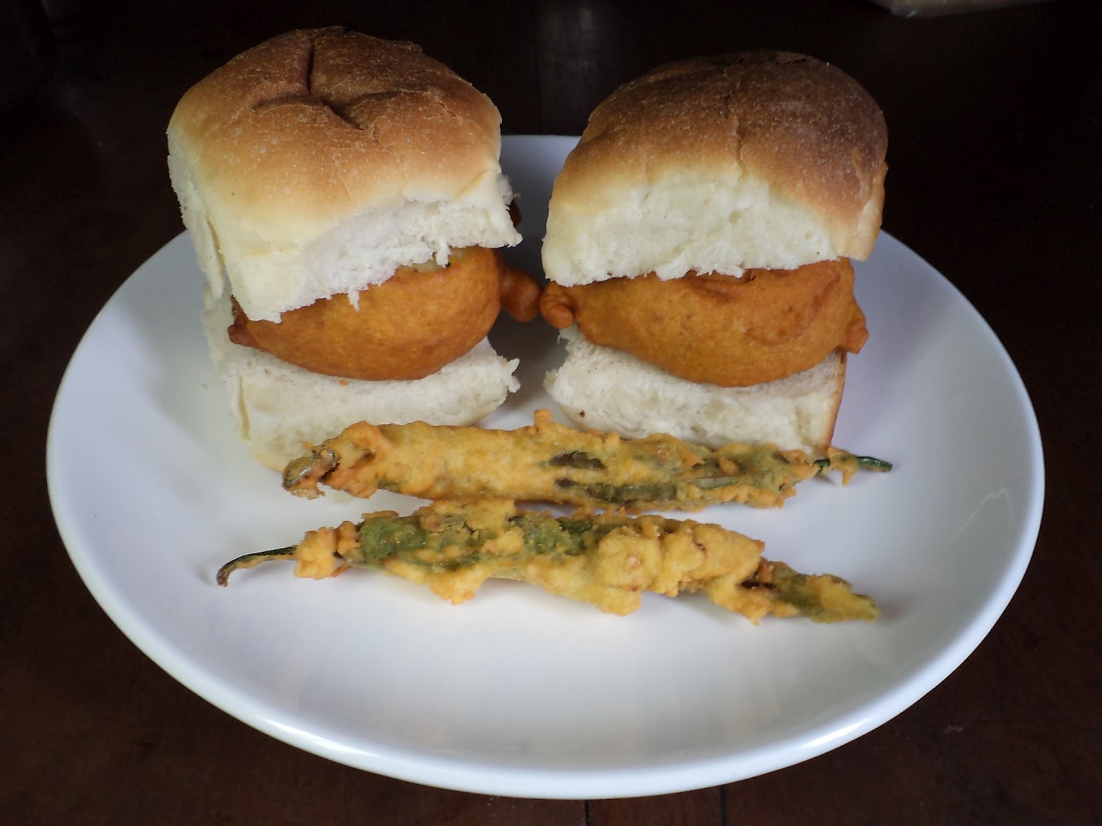 Mouthwatering Food Recipes: 217) BATATA VADA & VADA PAV