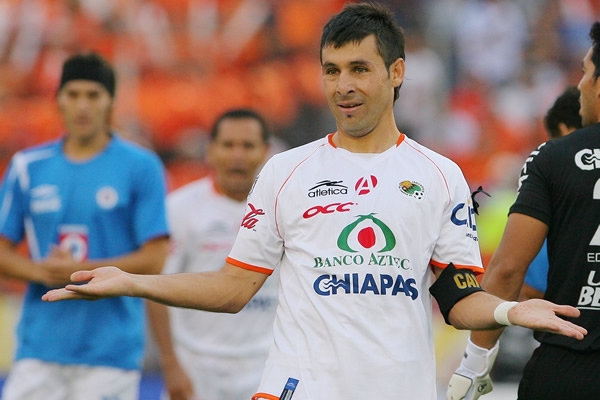 Todo sobre Futbolistas Chilenos en el mundo: Jaguares con Ismael ...