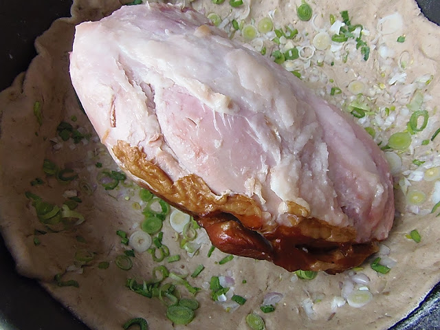 Pellaprat: Sporo kuhana dimljena svinjska plećka pečena u kruhu 1. dio