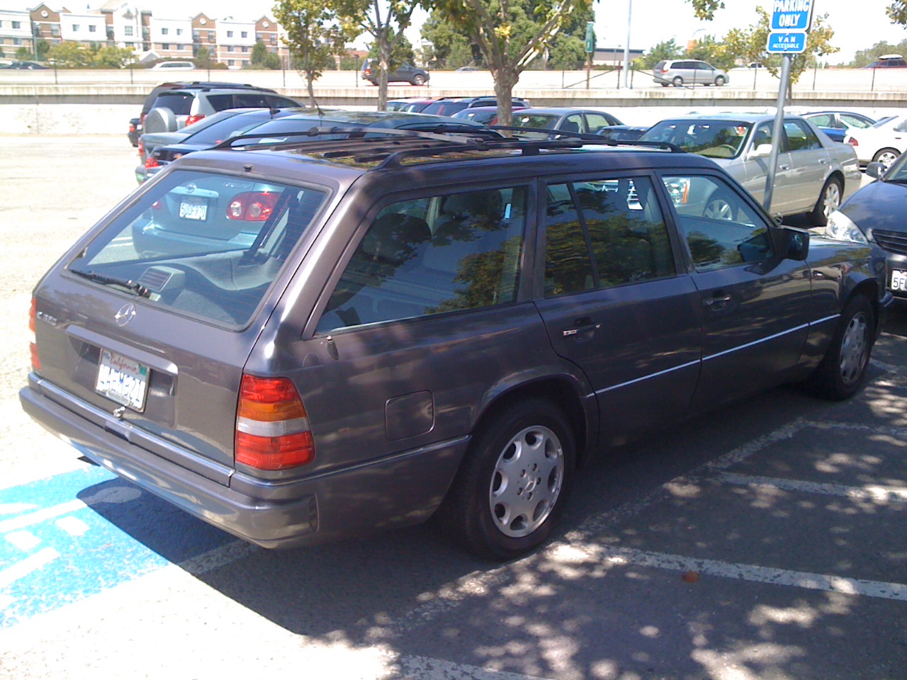 Tamerlane's Thoughts: Carspotting: Mercedes W124 wagon