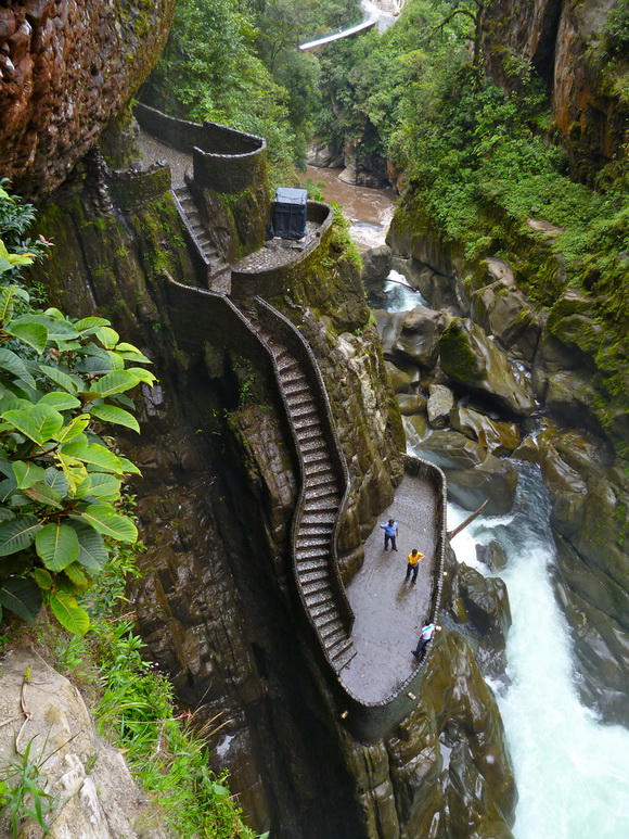 THE WORLD GEOGRAPHY: 12 Amazing Staircases Around the World