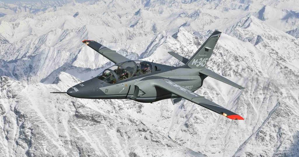 M-345 TRAINER JET ON DISPLAY AT DUBAI AIRSHOW - Blog Before Flight ...