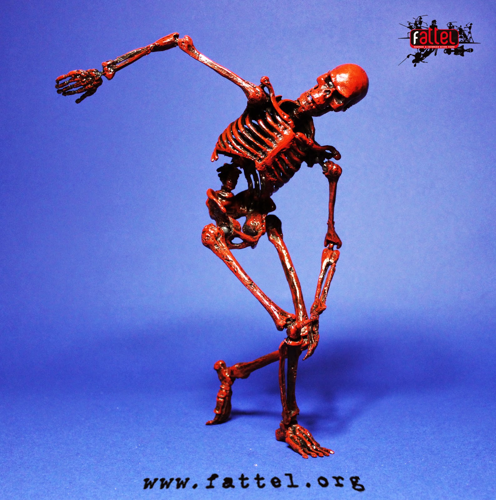Action figure skeleton by Fattel: the red skeleton in scale 1/6 of the ...