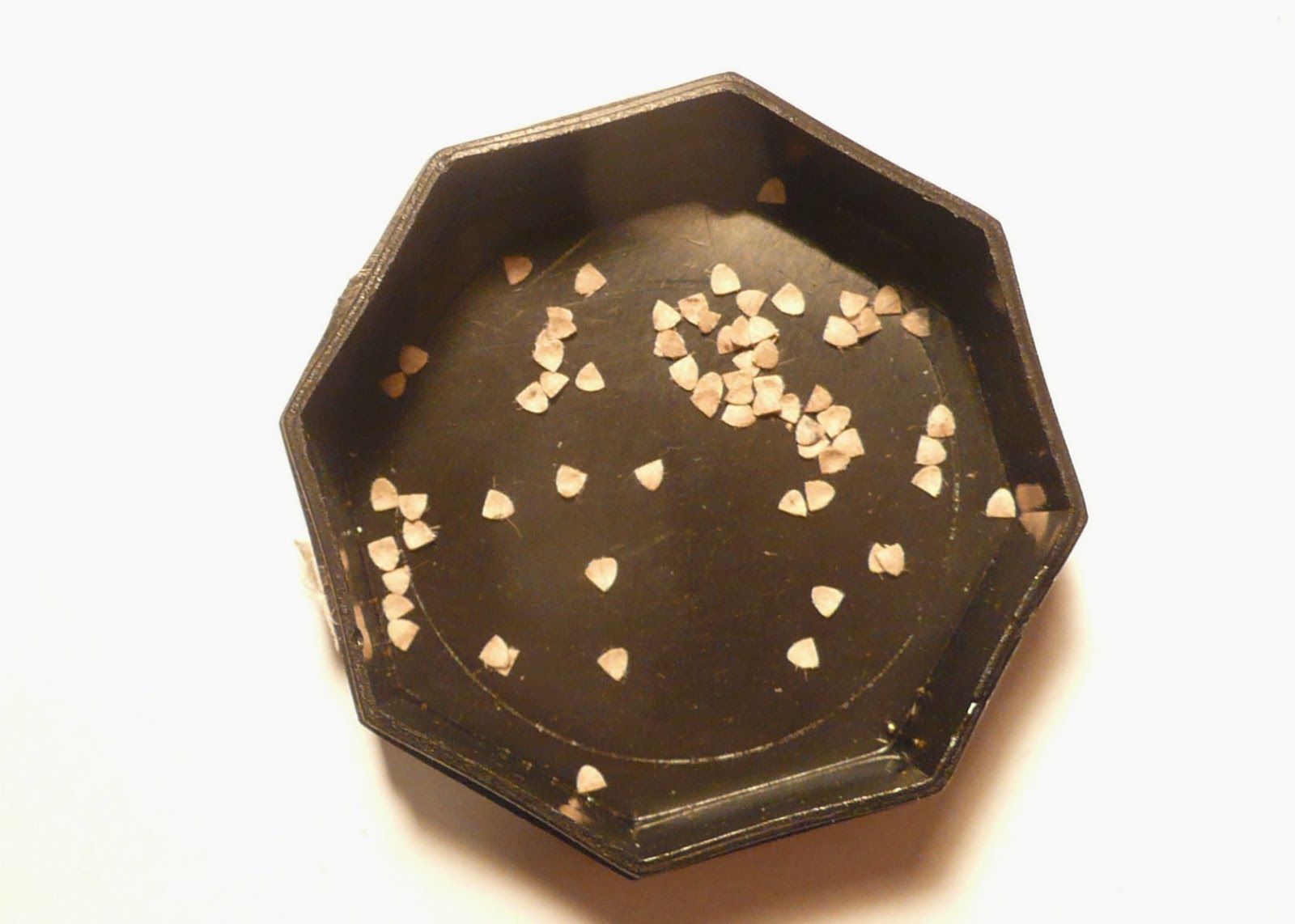 Amber's House: 1:12 scale Pine cone tutorial