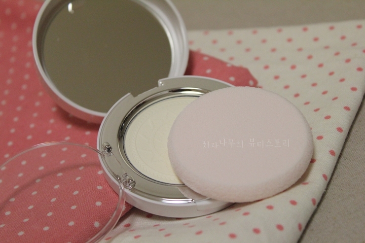 Fashion Holic: OHUI Sun Science Powder Sunblock Natural Skin SPF50 11g