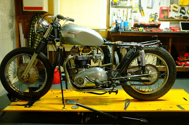 Bones T140 Brat-Wurst: New Tires! Avon MKII rear and Avon Speedmaster ...