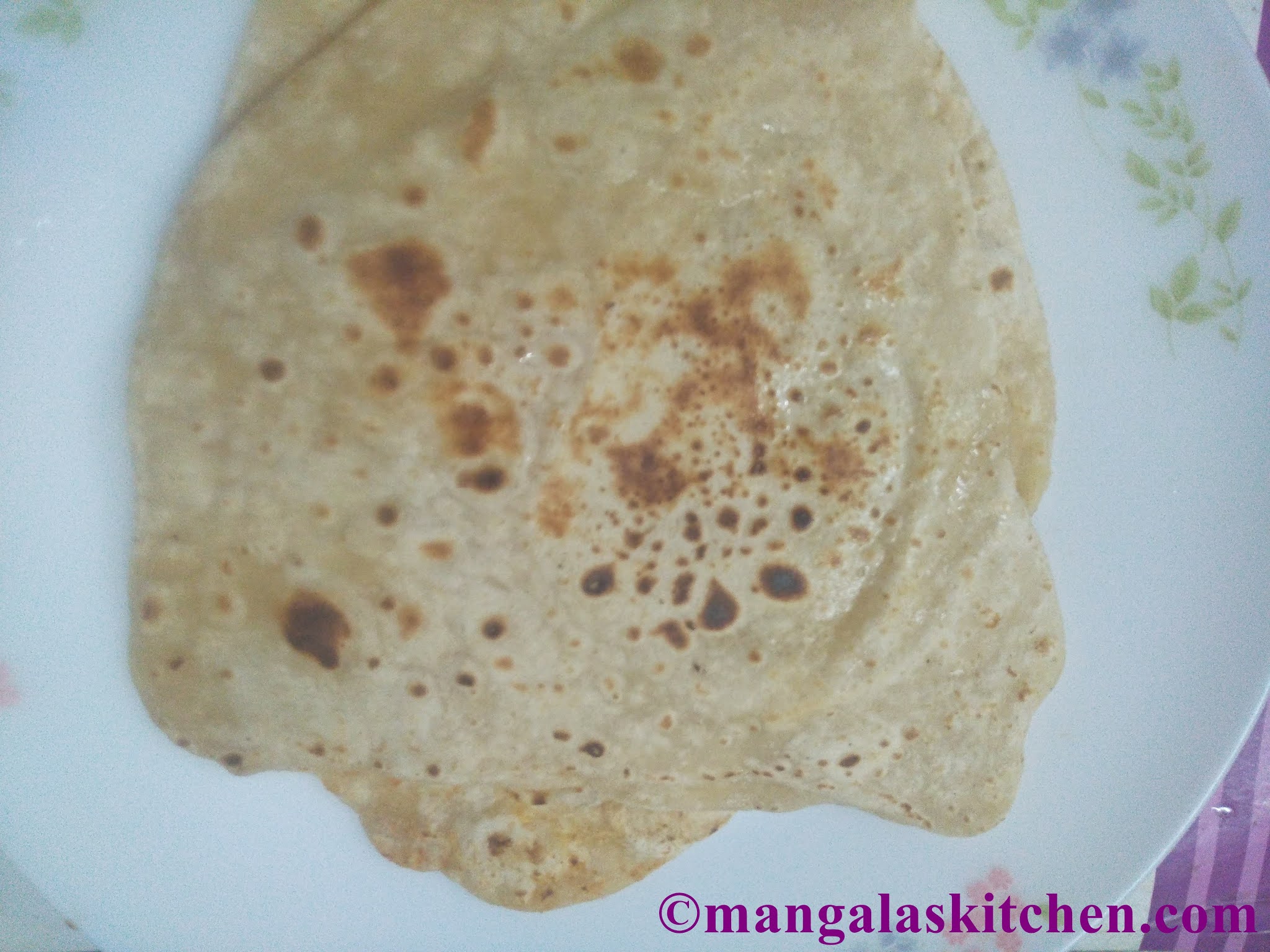 Folded Paratha | Triangle Chapathi | Soft layered Chapathi ~ Mangala's ...