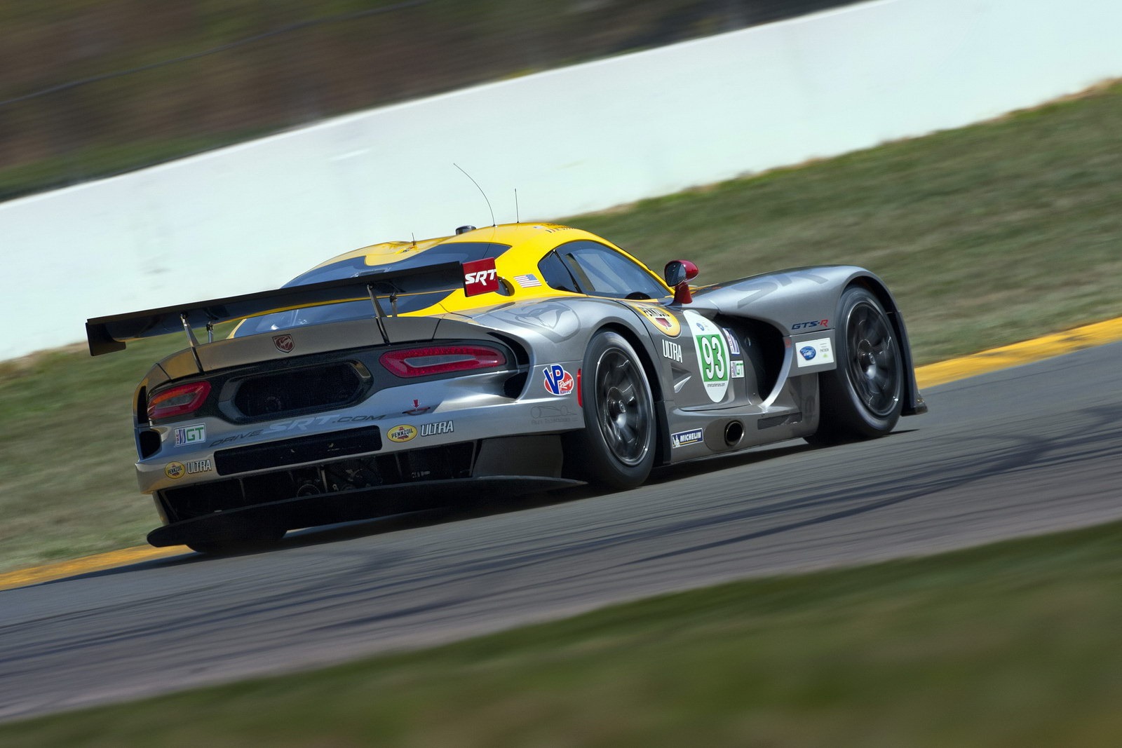 SRT Announces Return to Le Mans 24-Hour Race with New Viper GTS-R