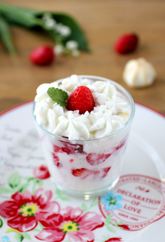 Pavlova Hyper Légère aux Fruits Rouges