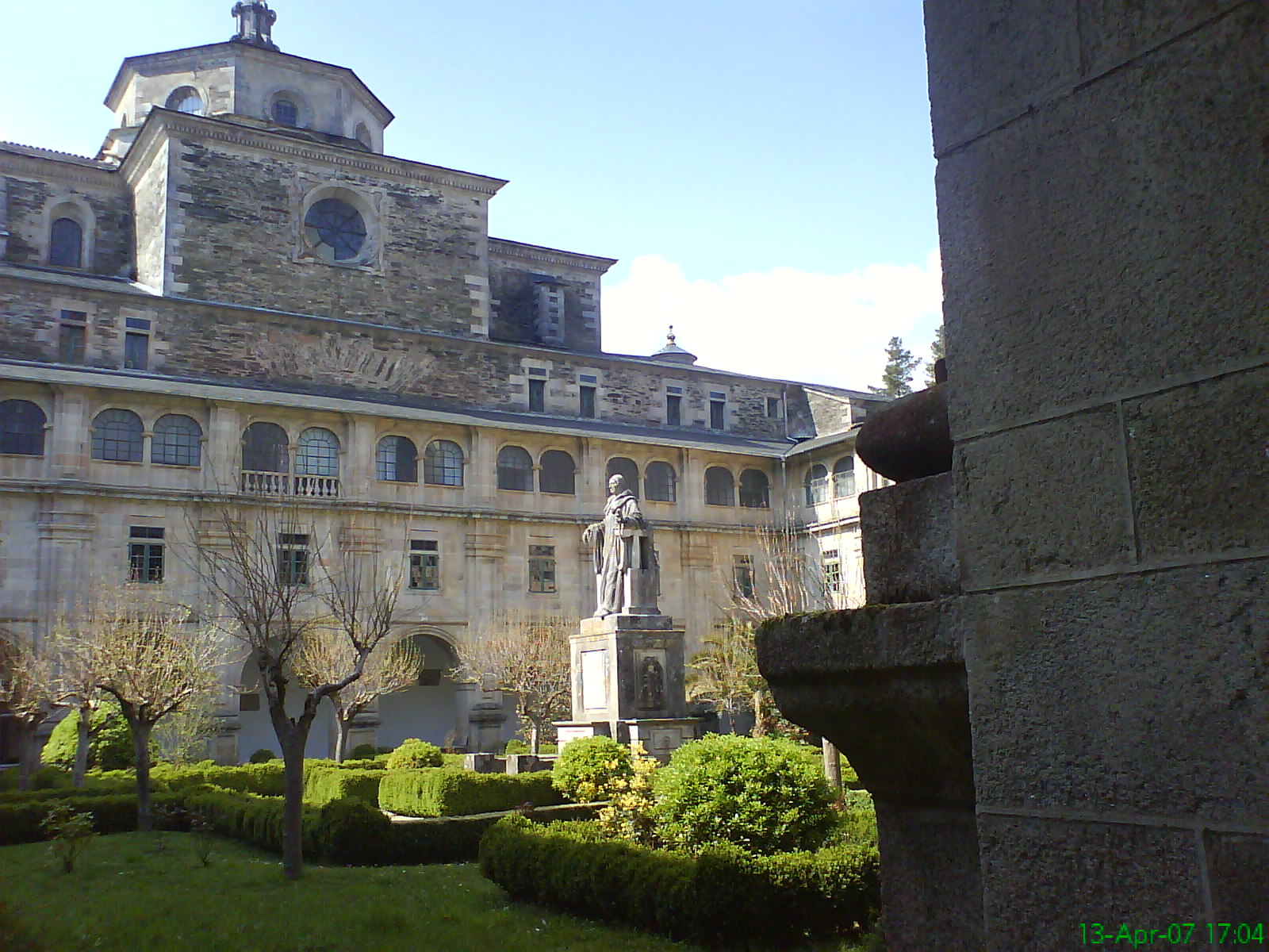 Guía de monumentos de un trotamundos stopover: monasterio de Samos