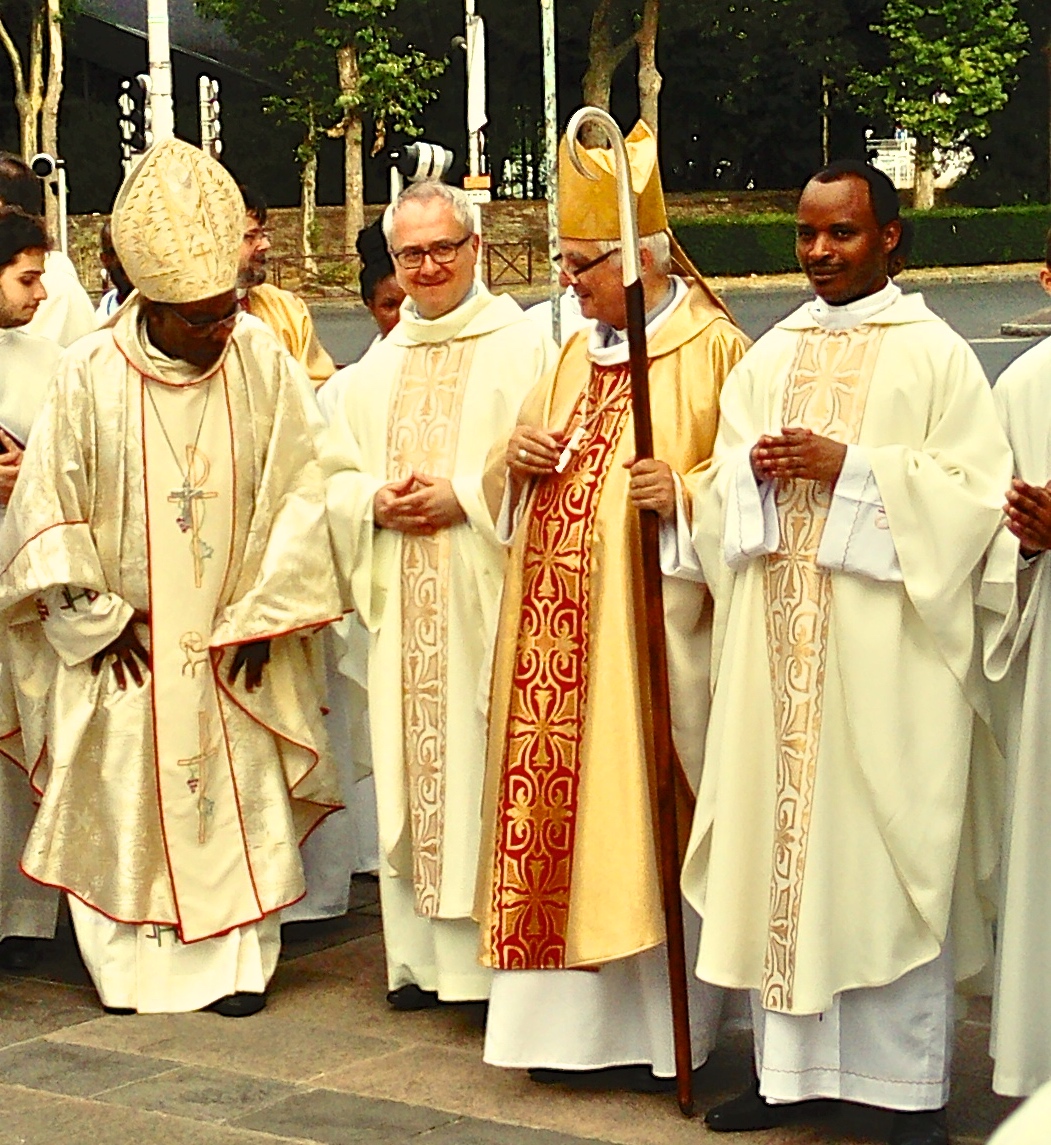 Le blog de la fraternité trinitaire d'Angoulême: Ordination de Marc ...