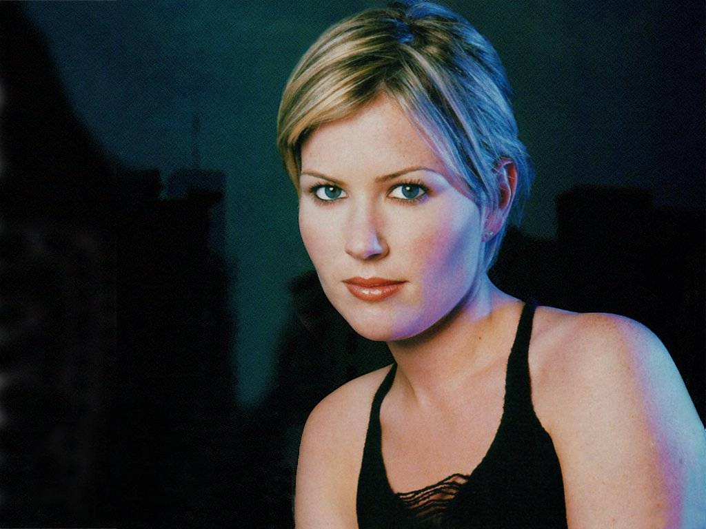English Singer Dido Cute Photos