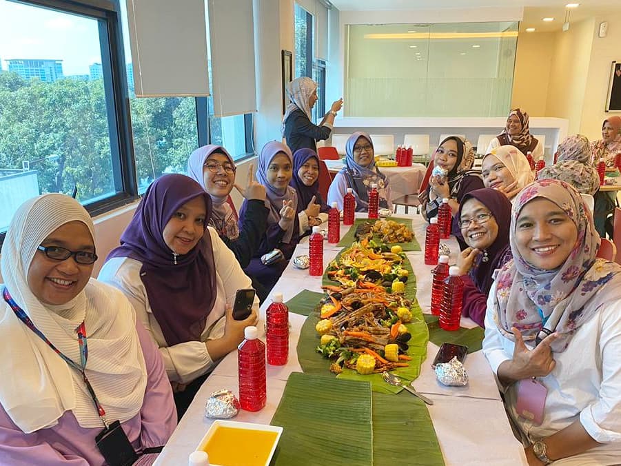 My Life & My Loves ::.: delivery Shellout by COMOT COMOT SEAFOOD