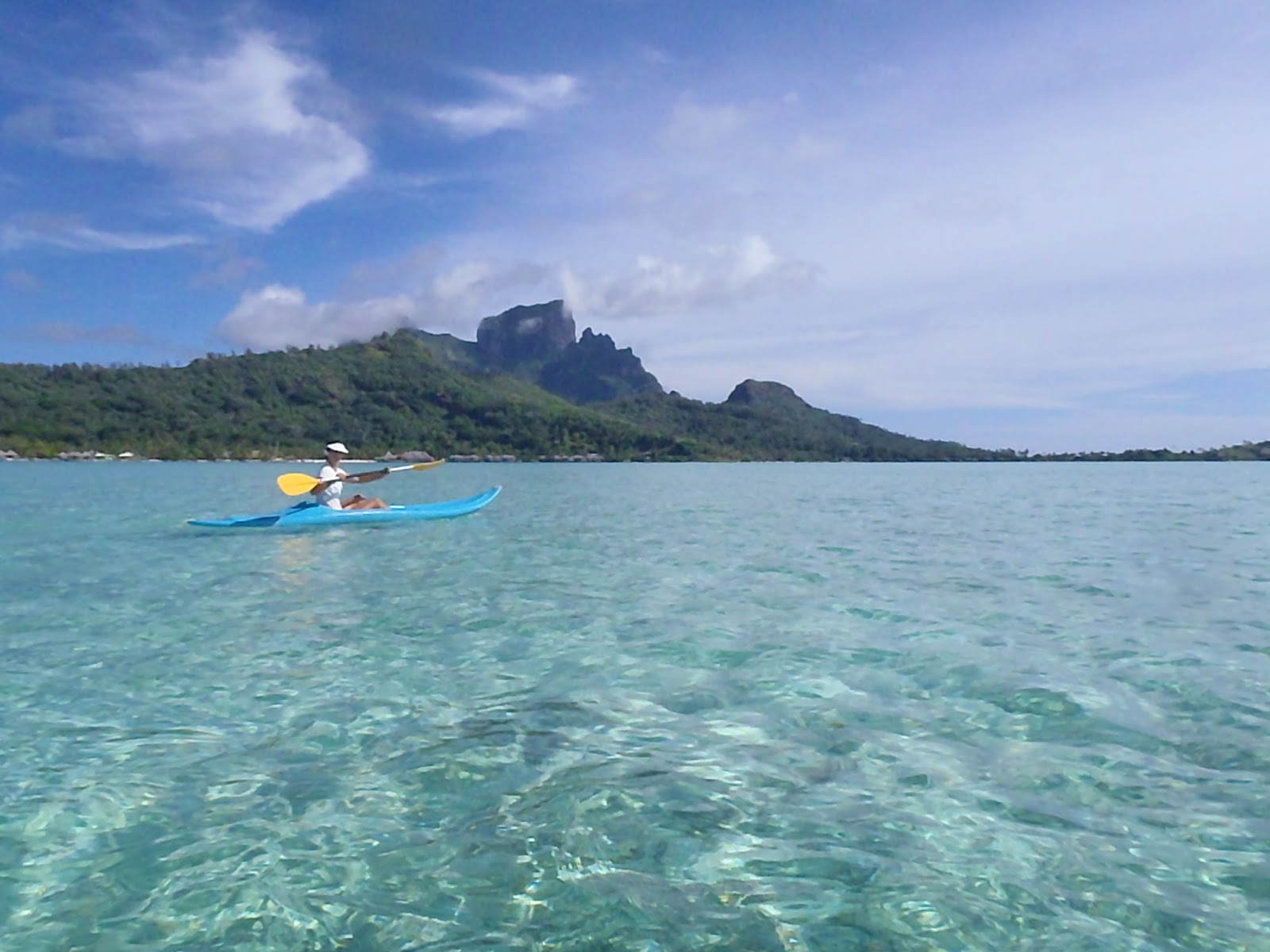 Al mundo!!!!.... por ser redondo...: MAURUURU BORA BORA