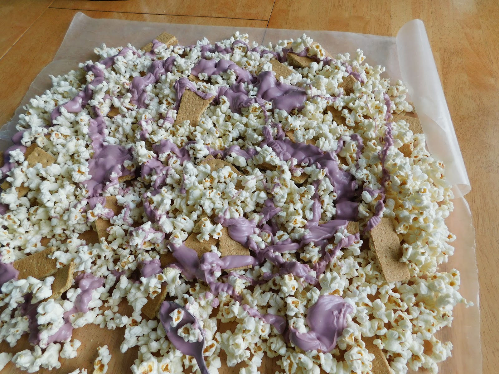 Sweet Spring Popcorn Mix