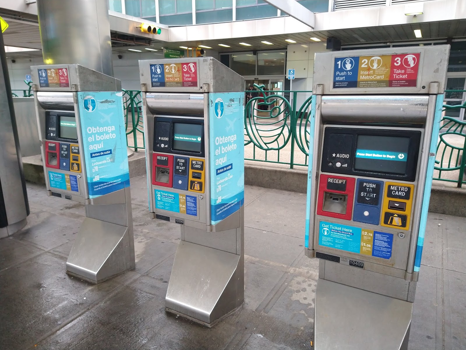 Prochain arret!: New York Select Bus Service