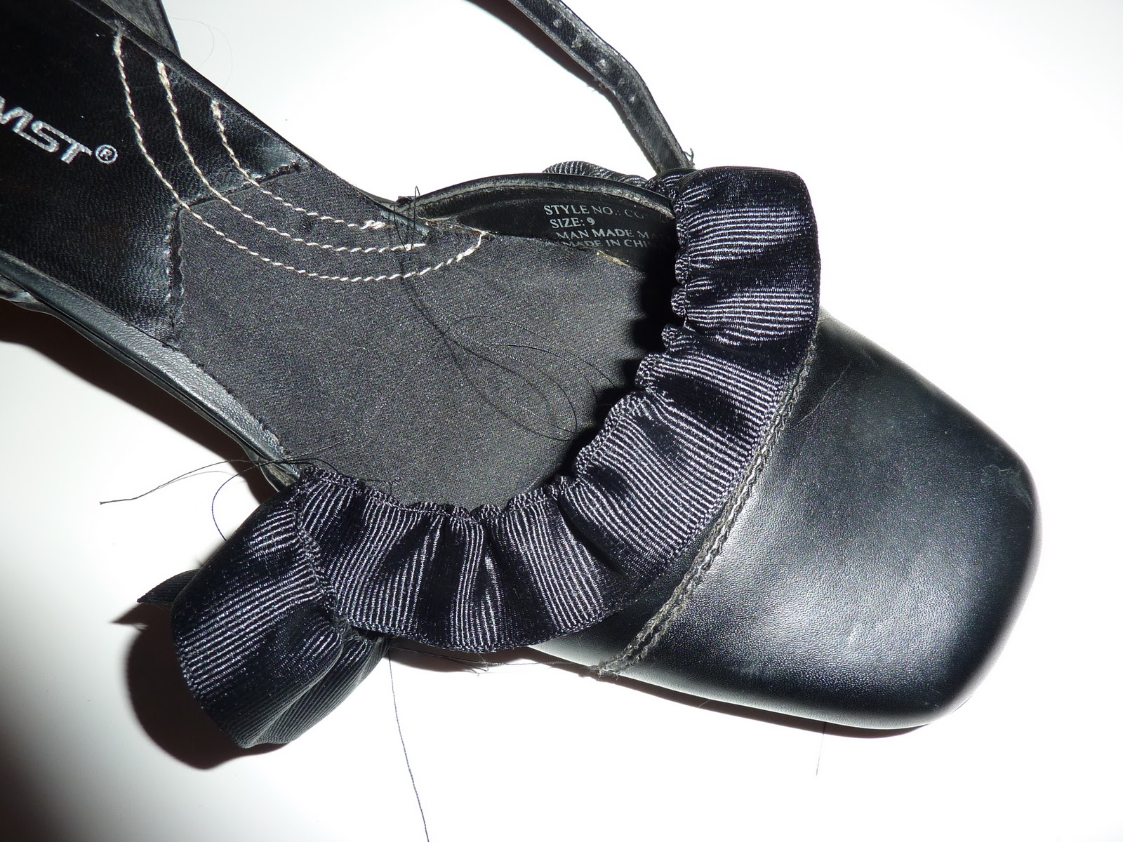 No time to be bored: Ruffle Shoe Tutorial: a Refashion