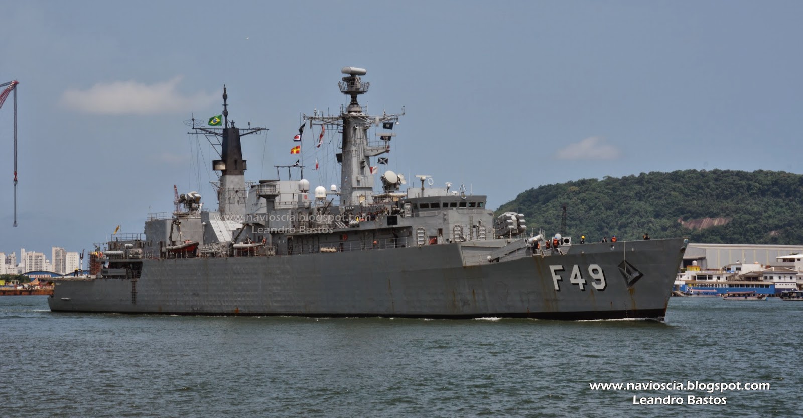 Navios de Santos & CIA: FRAGATA RADEMAKER F-49